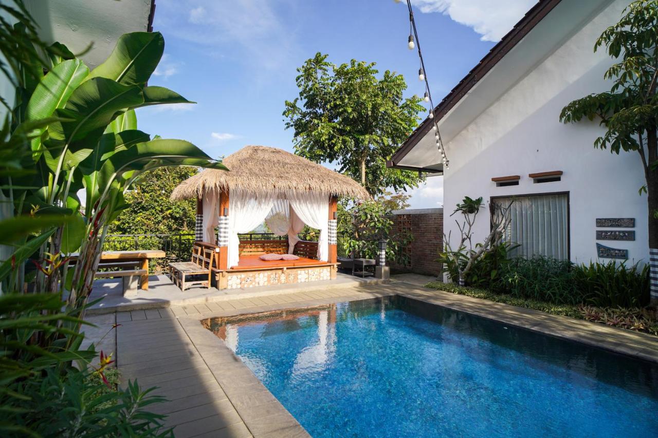 Ohmah Angkul Angkul Villa & Little Hotelier - Case Study